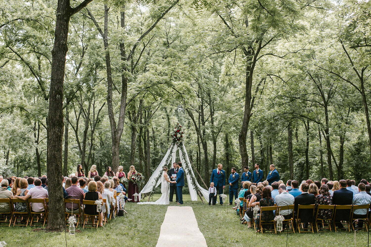 The Top 23 Outdoor Wedding Venues in Missouri